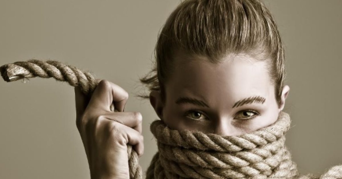 5 actitudes machistas que fomentamos las mujeres