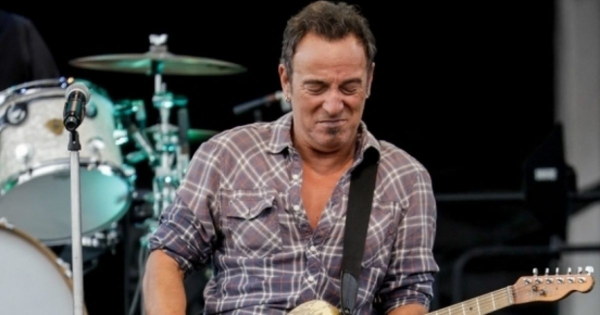 Bruce Springsteen reveals protest song against Donald Trump