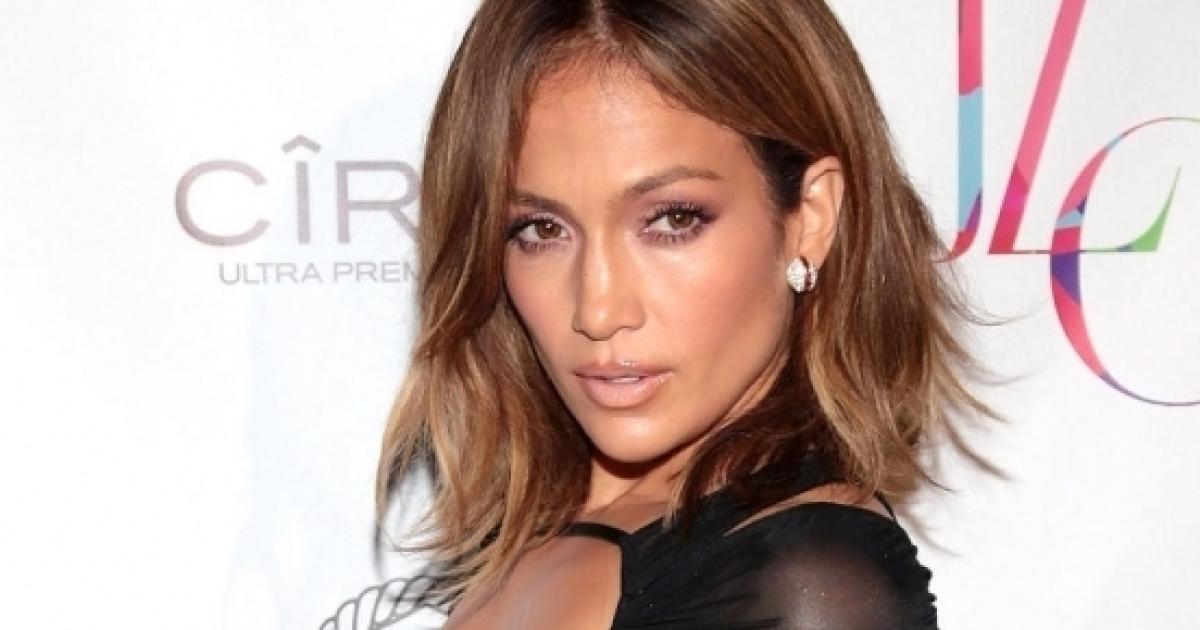 J. Lo arrives at Billboard Awards in underwear-less outfits, performs ...