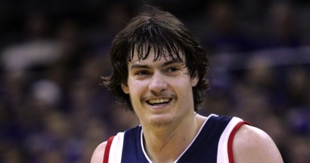 Adam Morrison cheers on Gonzaga during NCAA Championship Game