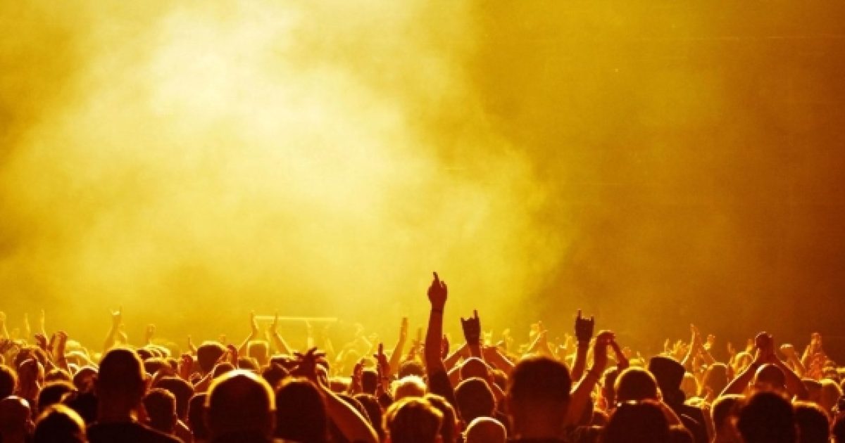 Brad Pitt compares charismatic Christian church services to rock concerts