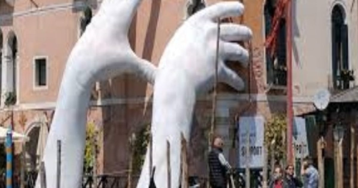 A poignant sculpture points to the perils of climate change