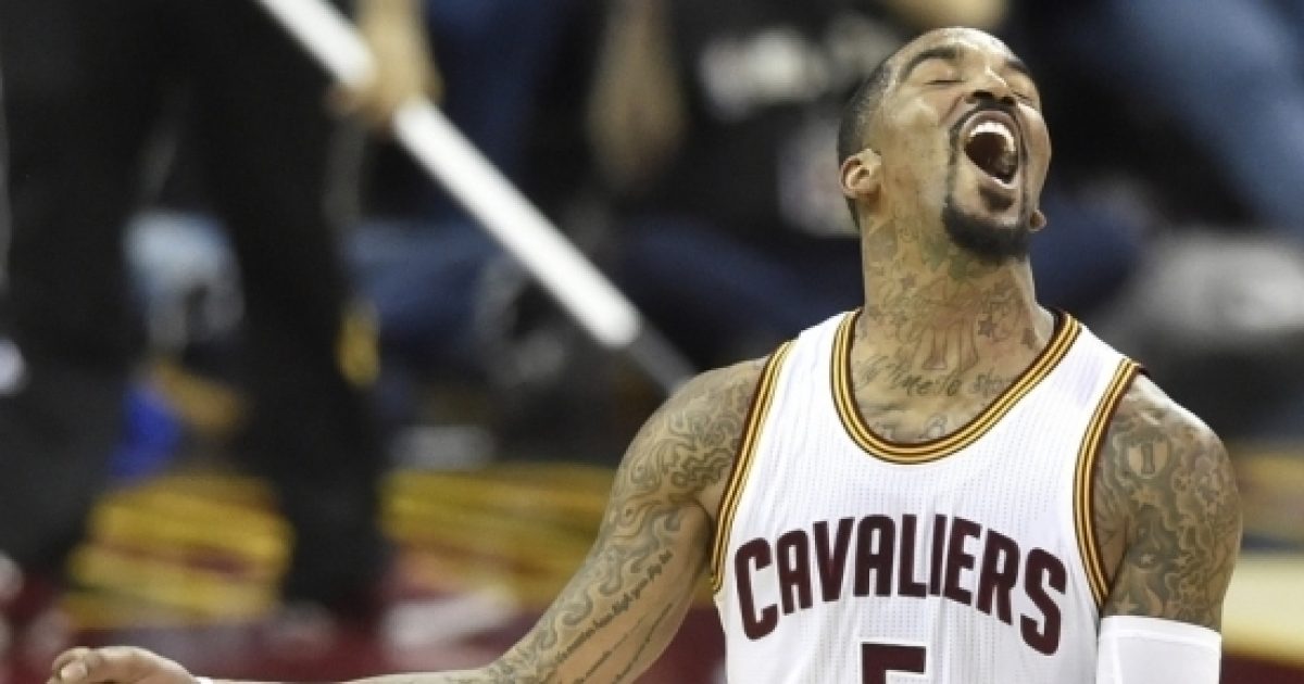 J.R. Smith has a hilarious reaction to LeBron picking up the beer