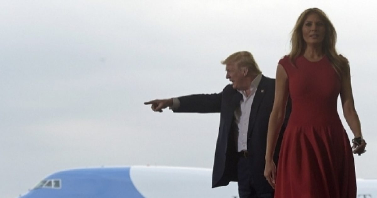 The First Lady Rejected Donald Trump's hand in front of world media