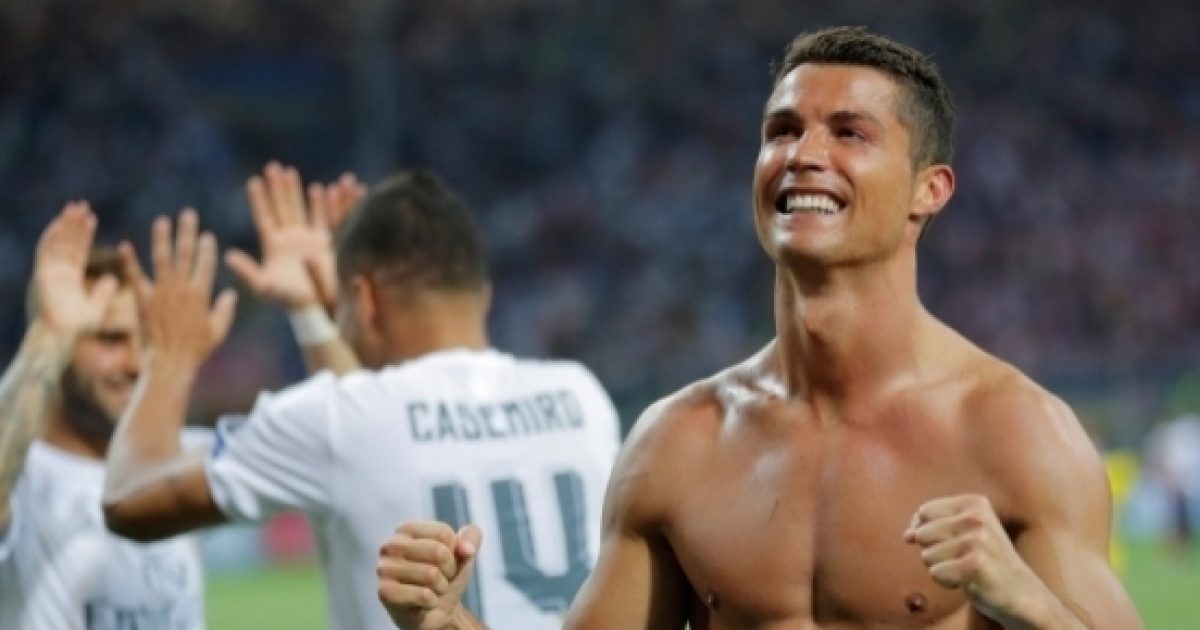 El feo gesto de Cristiano Ronaldo humillando a Messi en el vestuario ...