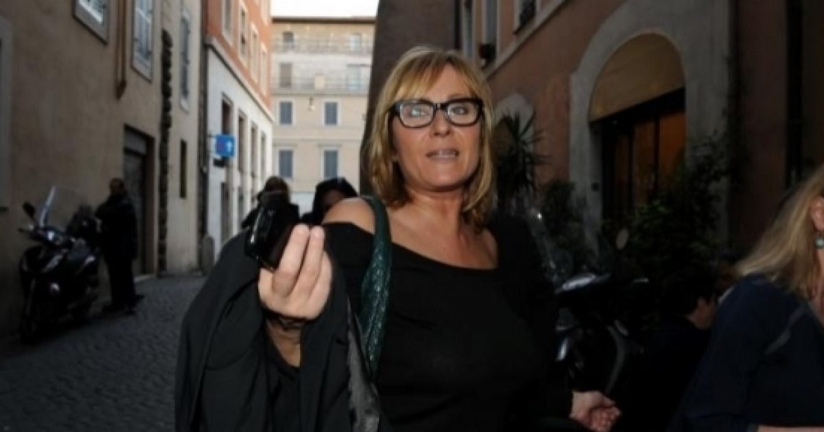 Ultimatum al governo Gentiloni, ma Renzi smentisce il Corriere della Sera