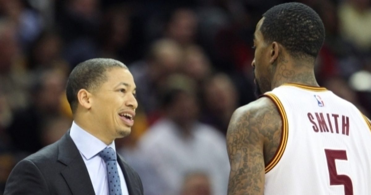 Tyronn Lue fines J.R. Smith for breaking a team code of conduct