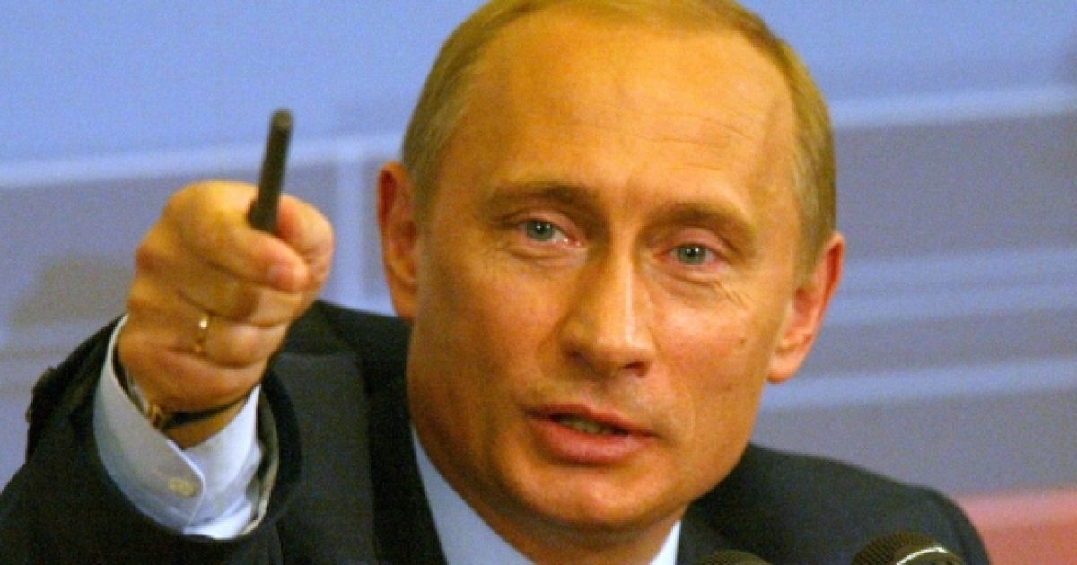 Putin jokes he could offer asylum to James Comey, wants to work with the US