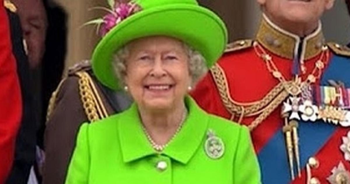 Queen Elizabeth wears bright neon colors for a good reason