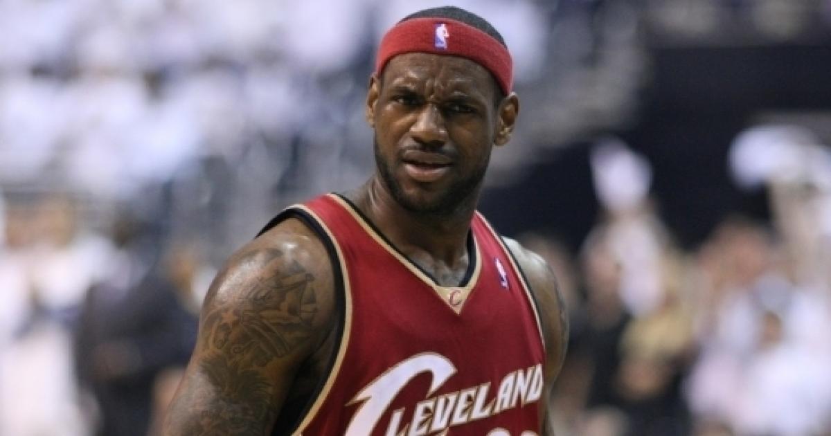 LeBron James is disappointed by the Cavaliers' decision to let David ...