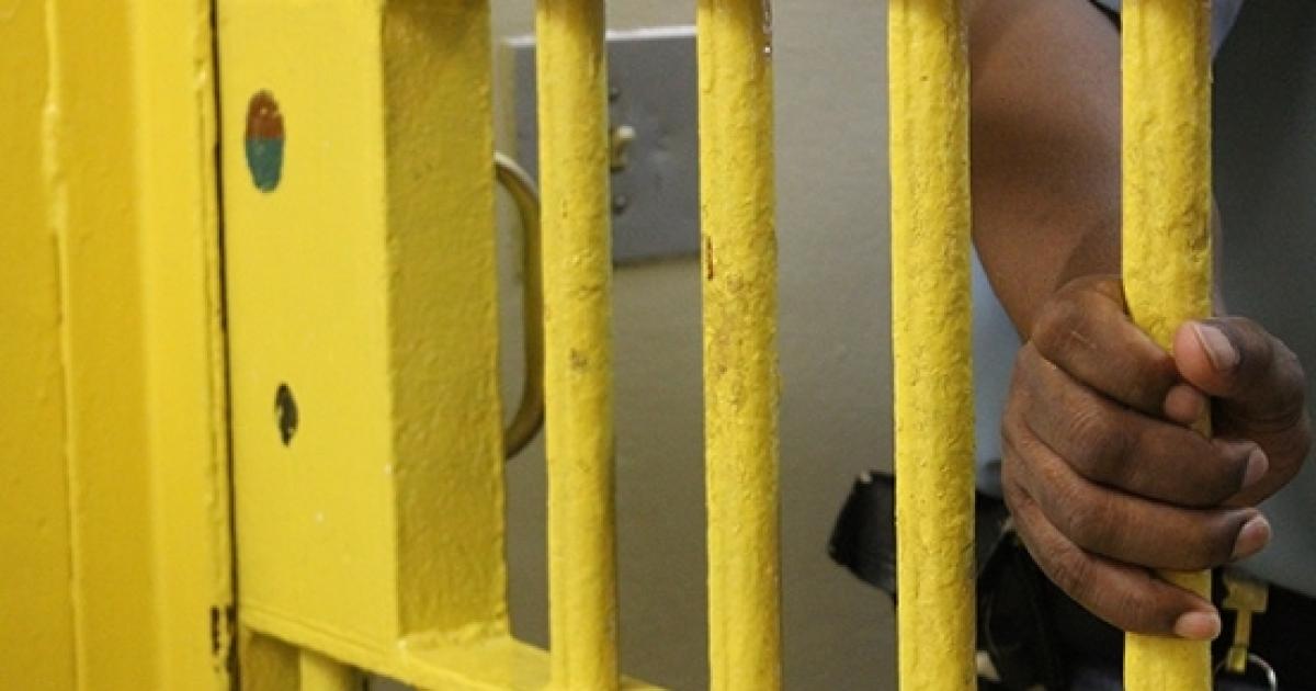 Georgia inmates help collapsed deputy sheriff - get rewarded