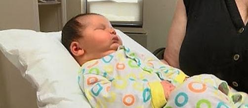 Mother gives birth to 14.4-pound baby