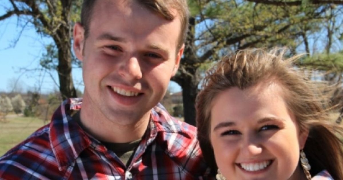 New picture makes fans think Joe Duggar and Kendra Caldwell are married
