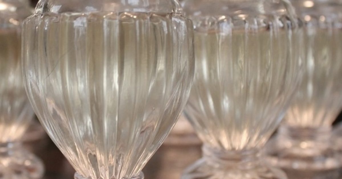 Counterfeit perfumes and how to spot them