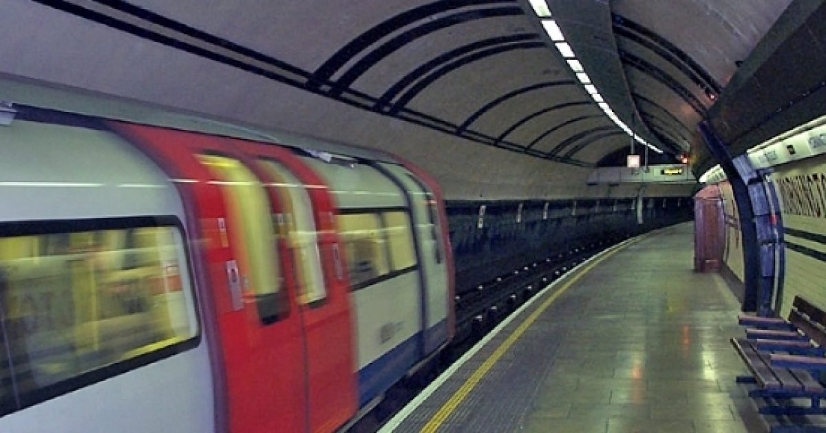 Passengers stuck in UK train stations troll TFL on Twitter, demand refund