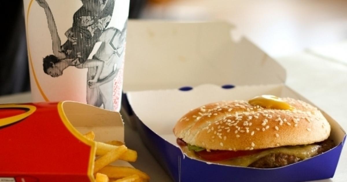 Eating a burger and drinking soda together makes you fatter, reveals study