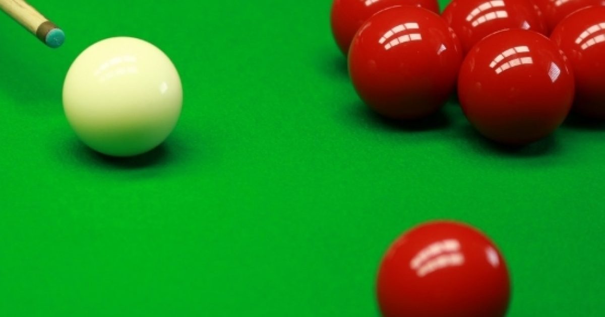 Snooker: Ref Puts New Twist on Corporate Team-building