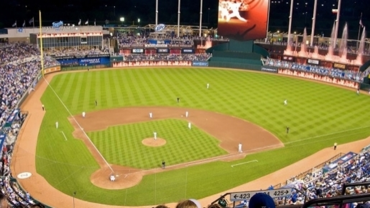 Kansas City Royals grab Melky Cabrera in move to compete this season