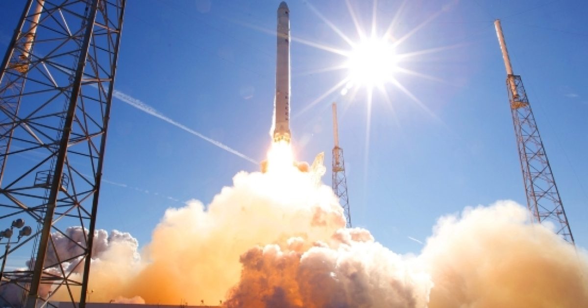 SpaceX launched 3 rockets in 2 weeks