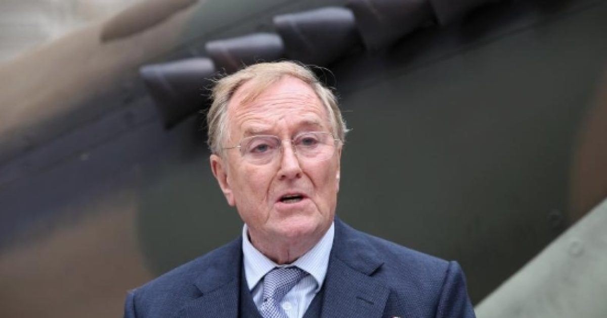 3 things you should know about 'Harry Potter' actor Robert Hardy