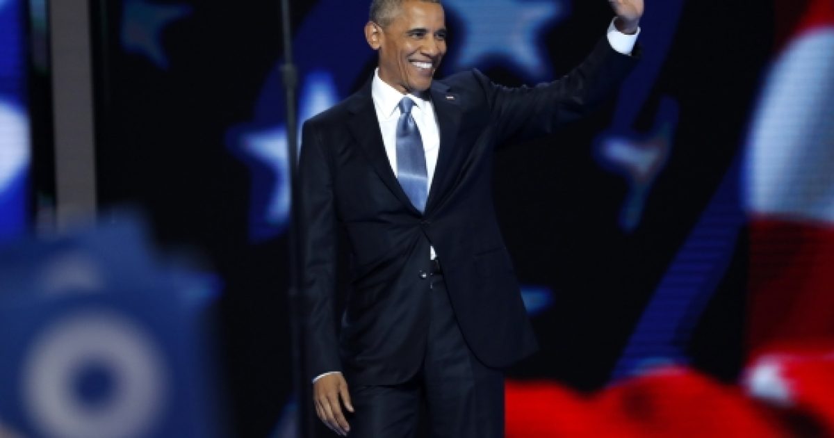 Obama once more shows Trump he is a better tweeter