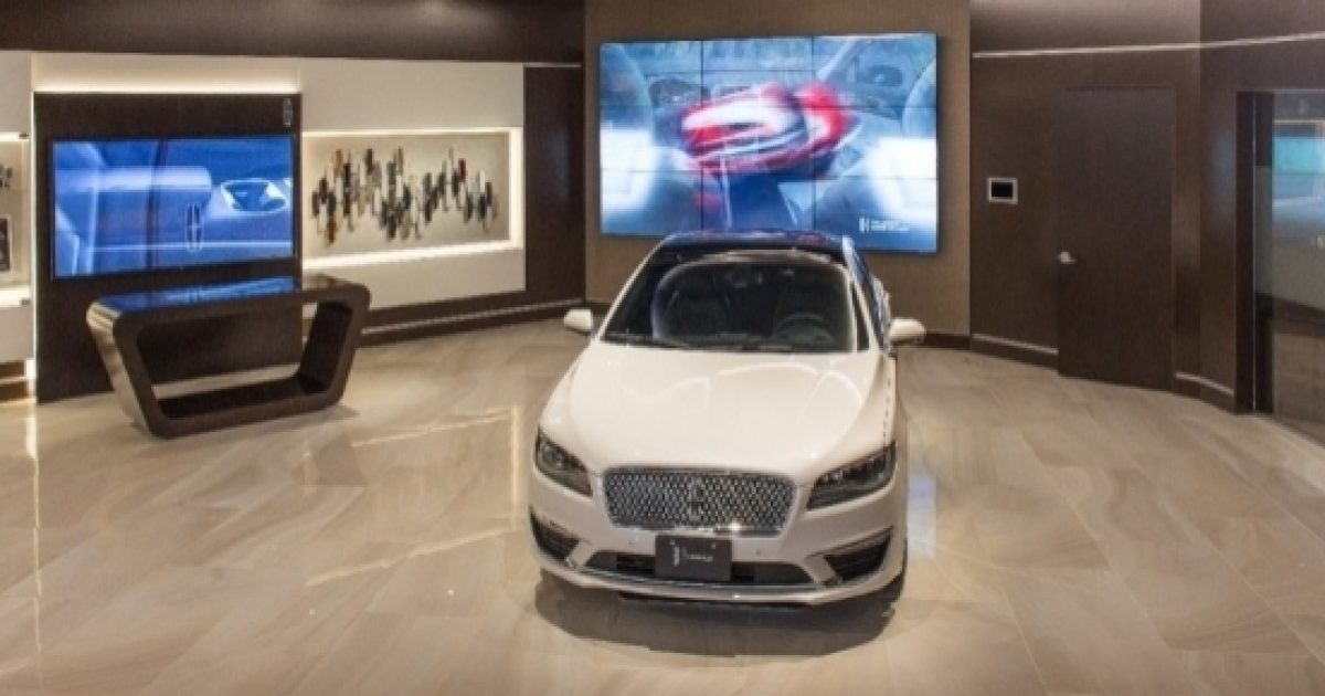 Ford launches showroom for Lincoln brand at Dallas Cowboys' headquarters