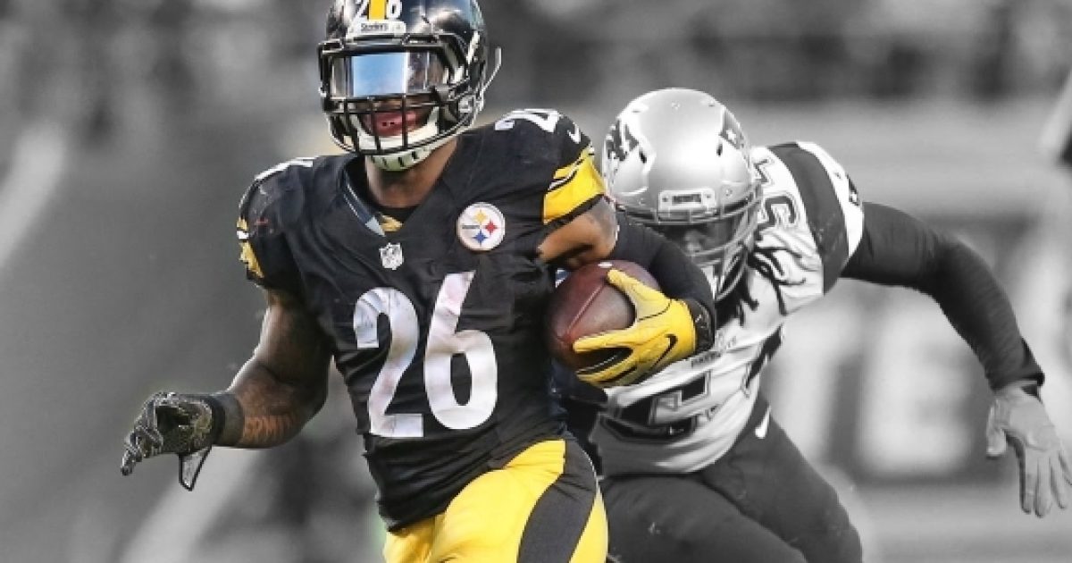 Terrell Davis names his favorite running back in the NFL