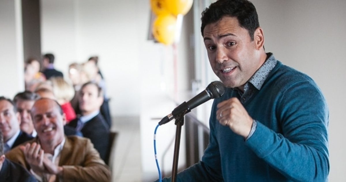 Oscar De La Hoya unsurprisingly sides with Adelaide Byrd