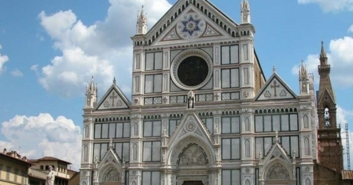 Firenze, turista spagnolo colpito da pezzo di capitello caduto da oltre ...
