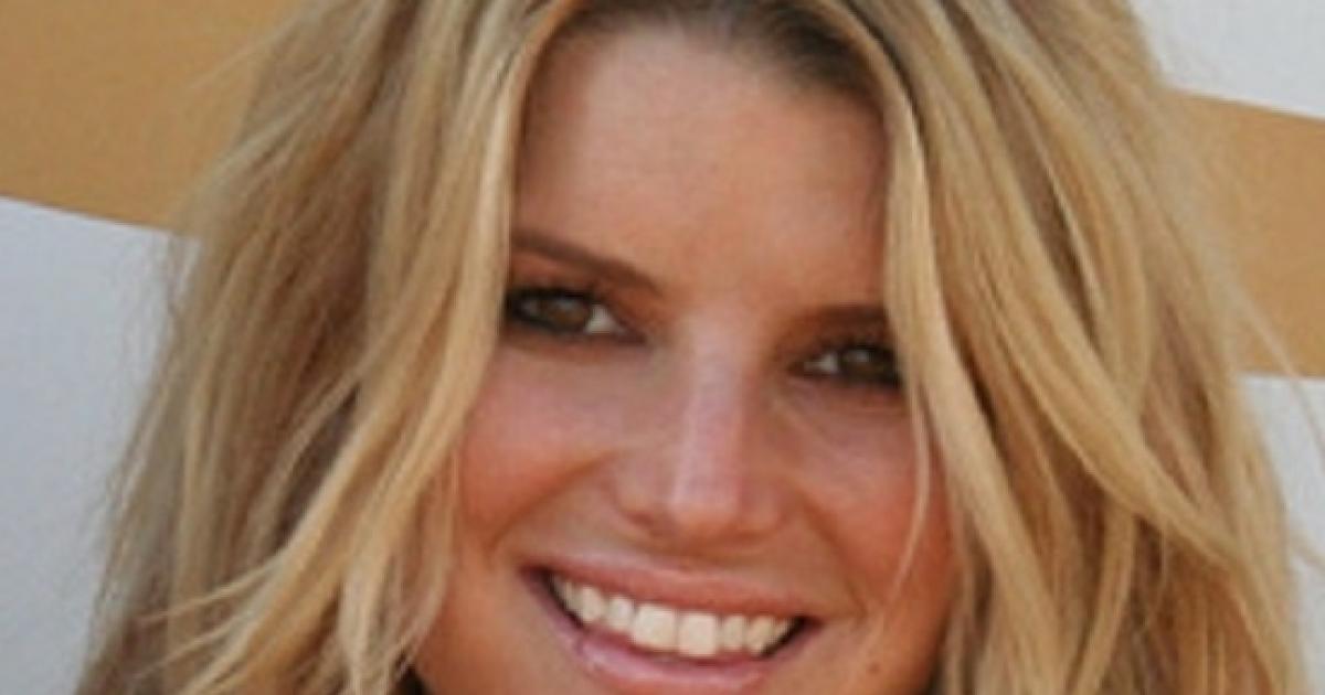 Jessica Simpson fails weight loss, plastic surgery in Anna Nicole Smith ...