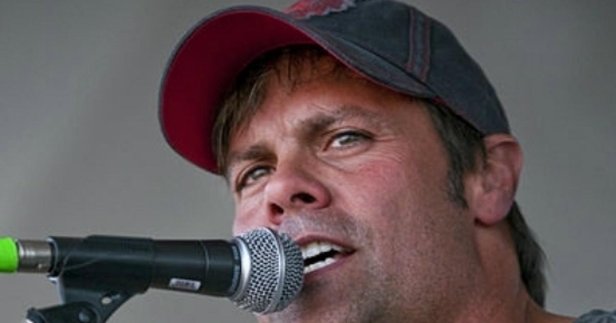 Country music singer Troy Gentry dead at age 50