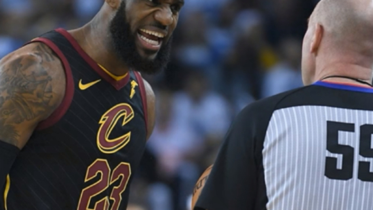 NBA: The real beef between NBA players and refs