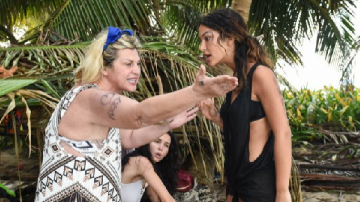 Lite furibonda all'Isola dei famosi: Rosa Perrotta e Nadia Rinaldi è guerra