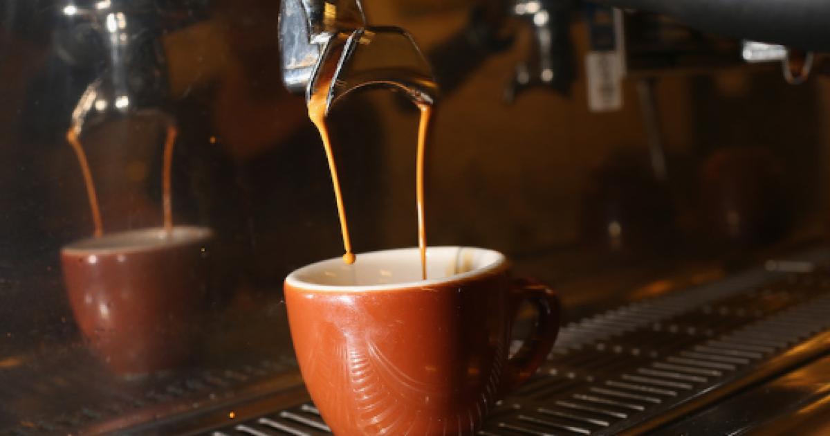 In arrivo nuovo aumento per il caffè al bar