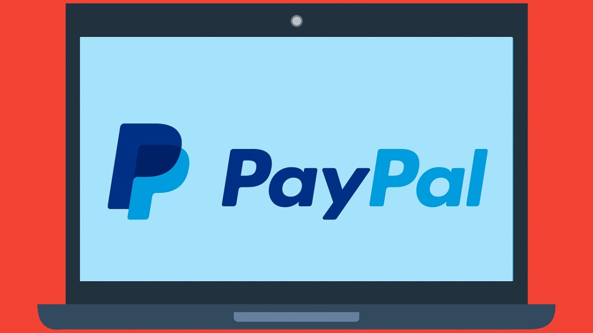 Walmart allows shoppers to access Paypal cash at stores