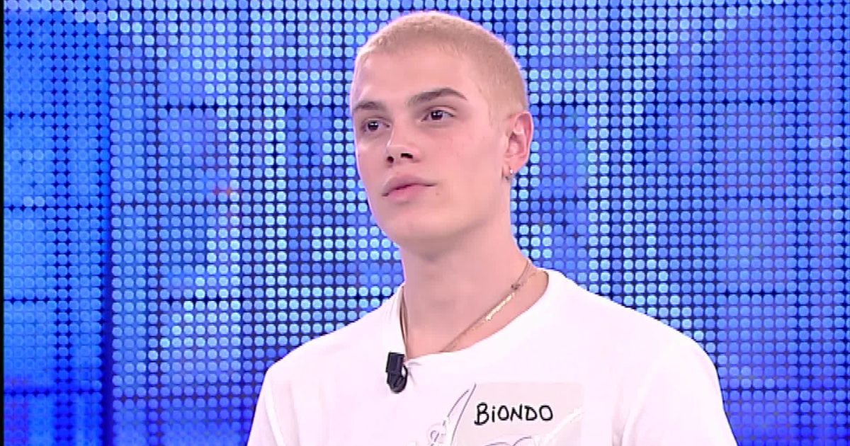 Amici, il cantante Biondo finisce in ospedale dopo la 'Partita del Cuore'