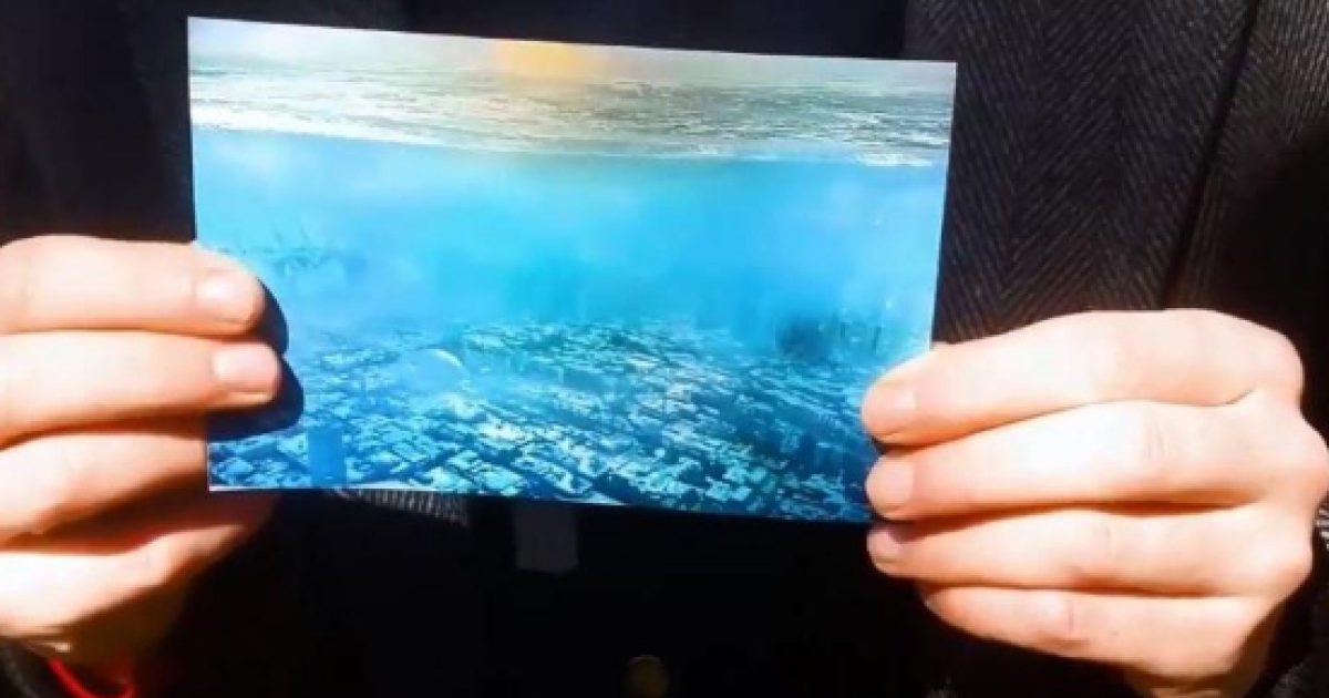 Time Traveler from year 5000 shows A picture Of L.A. underwater