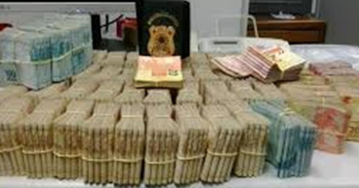 Existe alguma diferença entre desviar ou roubar?