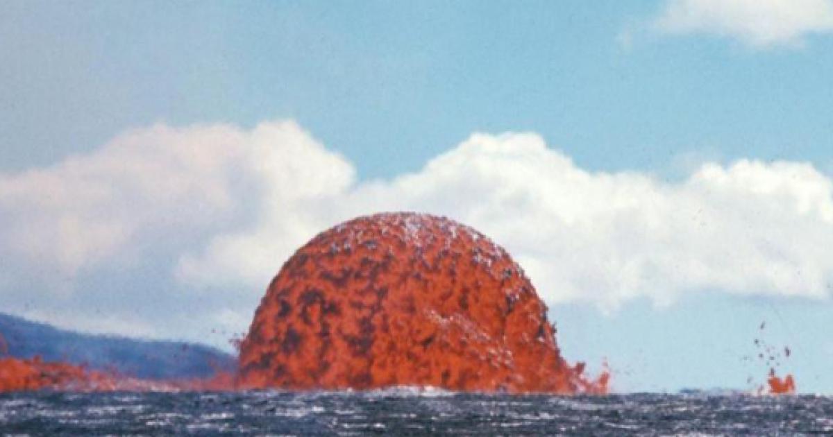 Eruzione del vulcano Kilauea: la bolla di lava diventa virale