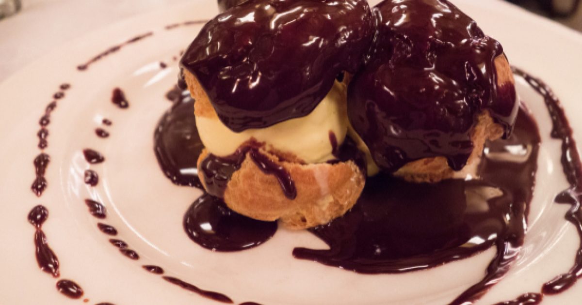 Profiteroles with mint chocolate sauce