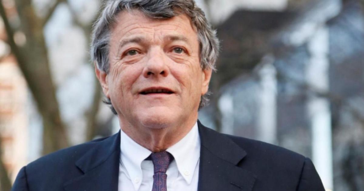 Jean-Louis Borloo remet son plan sur la ville au Premier ministre