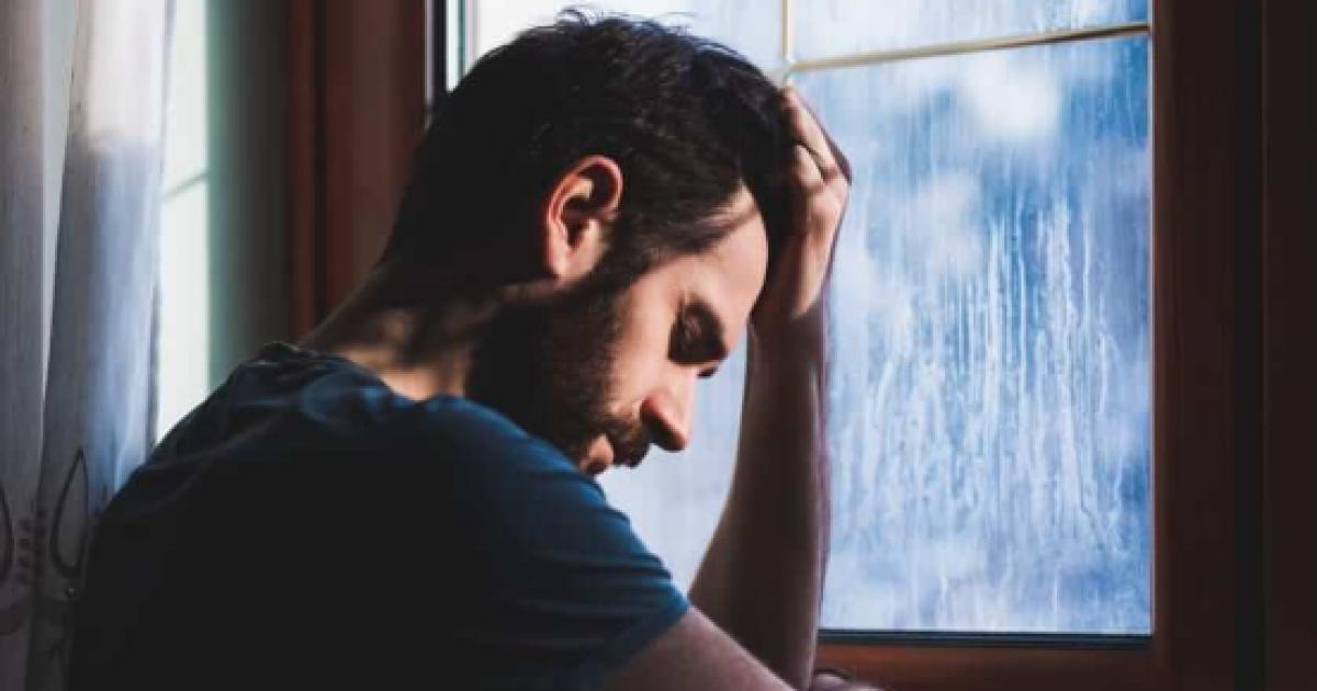 Los peligrosos hábitos que te convierten en una persona solitaria