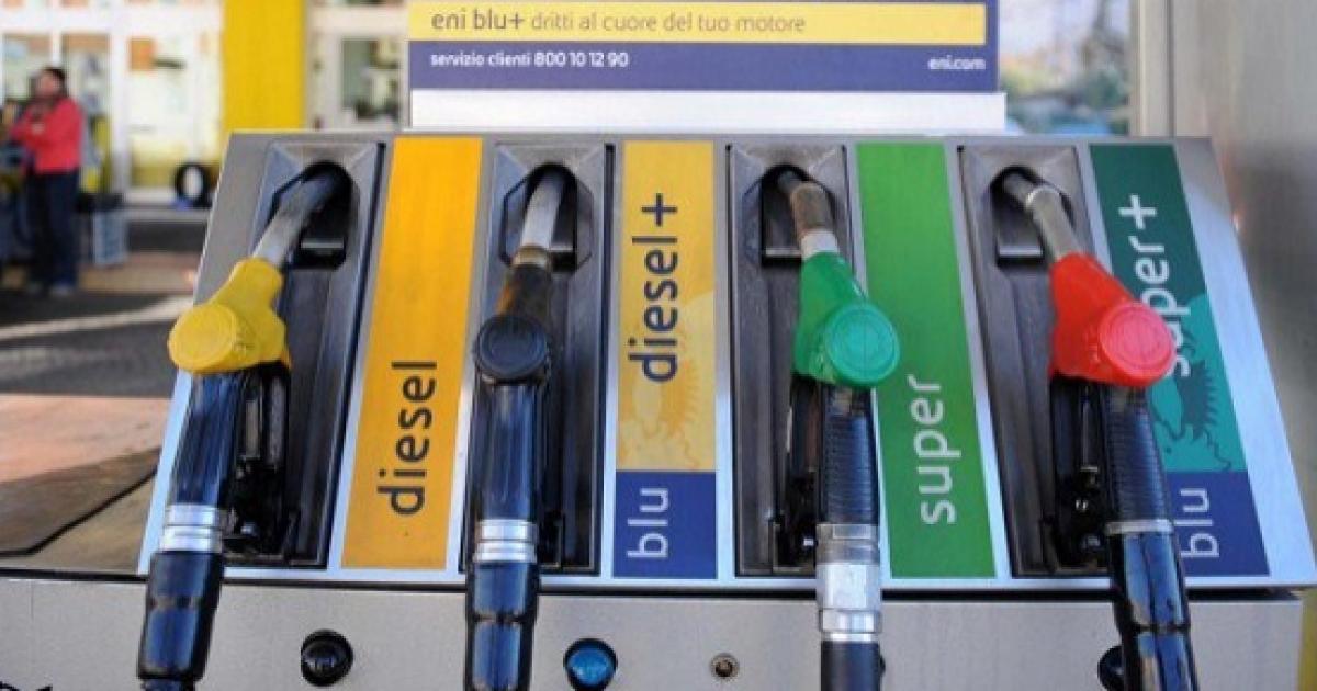 Prezzo benzina e diesel ai massimi: è solo colpa dell'aumento del petrolio?
