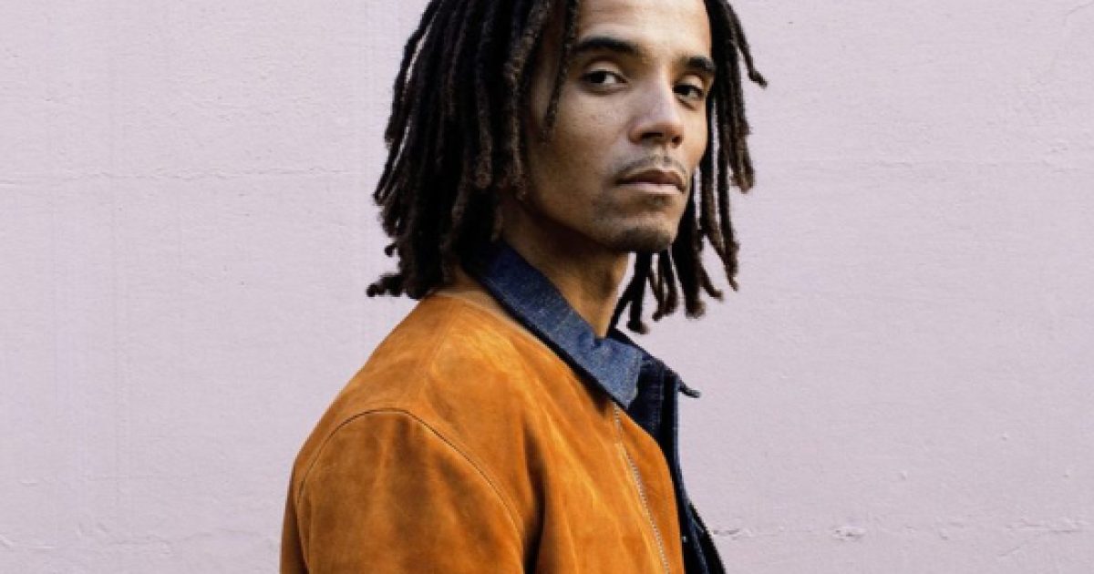Akala: l'artista hip-hop rinnega la pelle bianca di sua madre