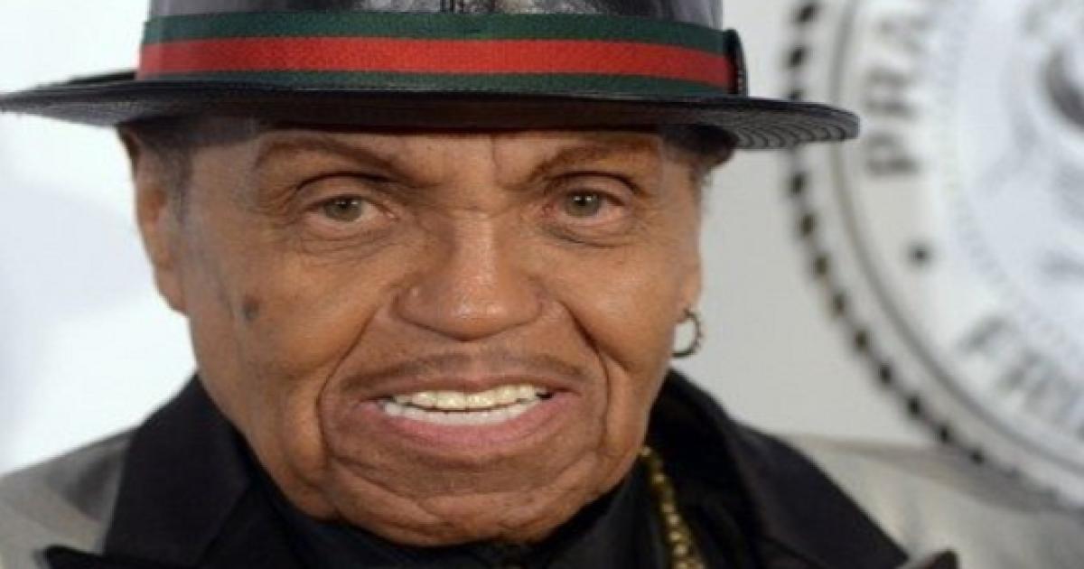 Muere de cáncer el padre de Michael Jackson a los 89 años
