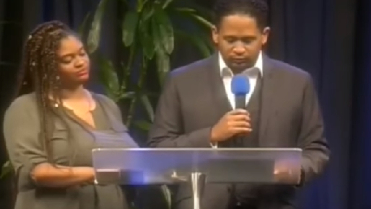 Los Angeles: Fred Price Jr. returns to Crenshaw pulpit year after self ...