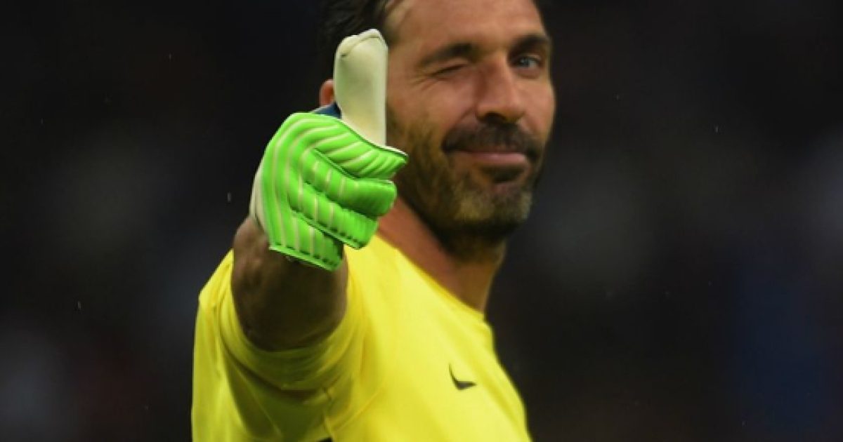 Buffon ya es jugador del Paris Sant-Germain de forma oficial
