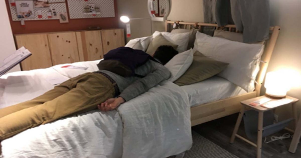 IKEA gives beds to dozens of motorists stuck in jam after lorry crash ...