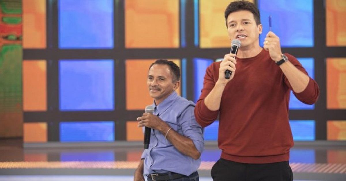 Autor de 'Caneta Azul' faz a sua primeira aparição na TV