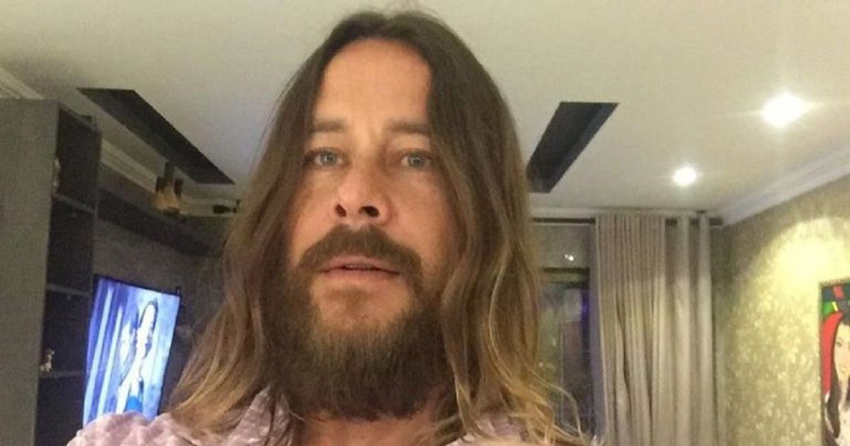 'A Fazenda 11': Théo Becker pede que familiares retirem participantes ...